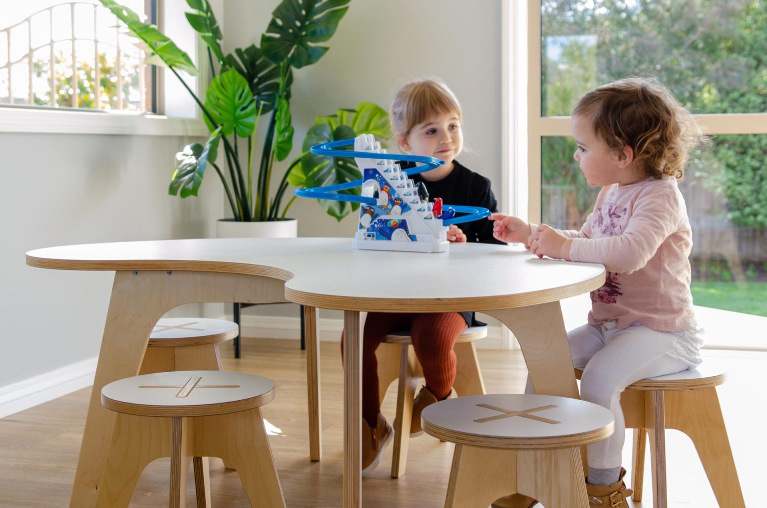 Starship Kidney Table - Learning Spaces Global